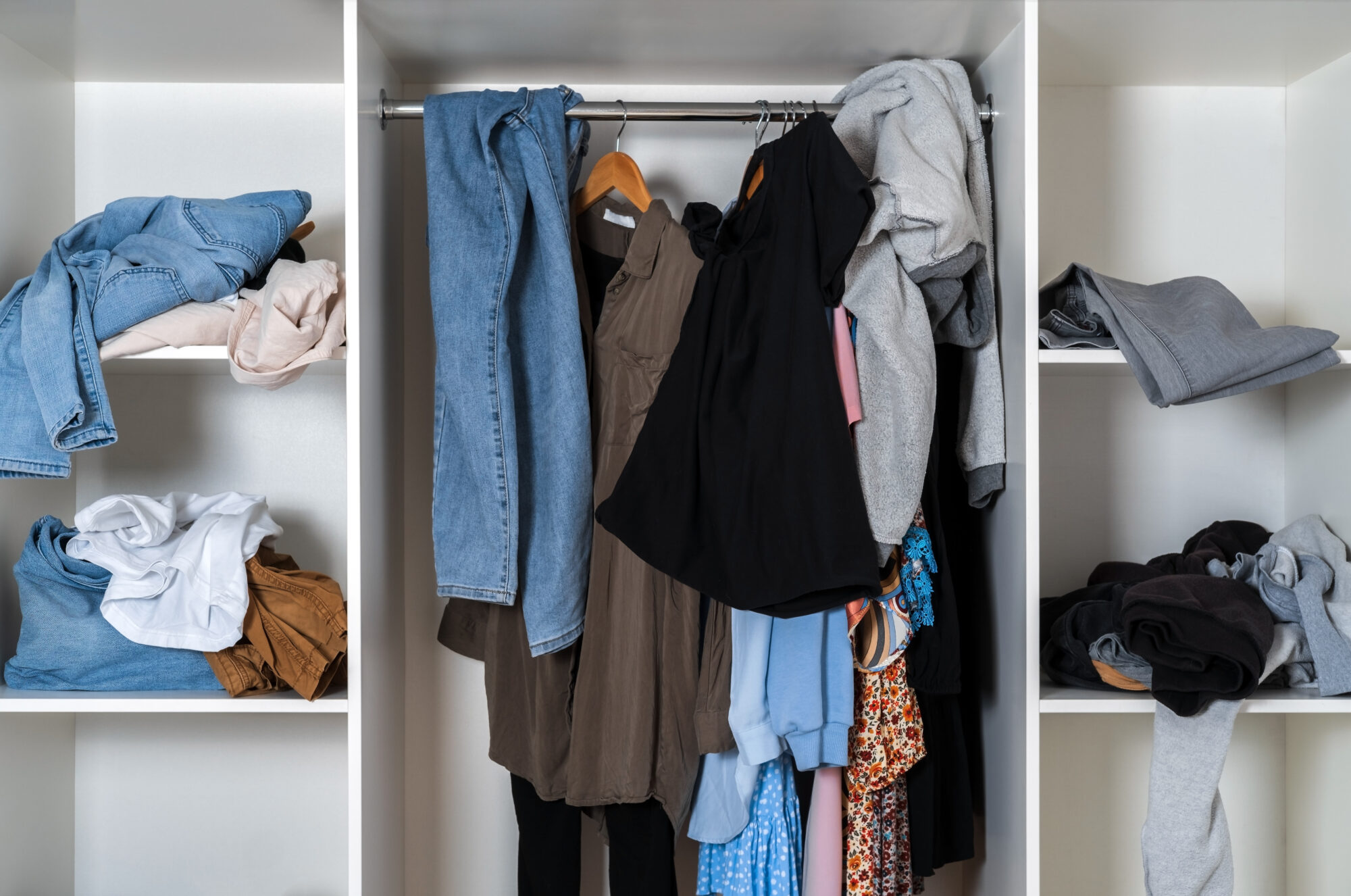 How to Declutter Your Wardrobe: The Ultimate Clothing Purge Guide ...