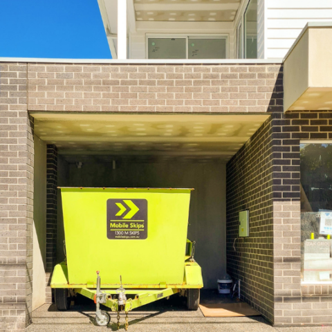 What Can and Can’t Go in Green Waste Skip Bins - Mobile Skips